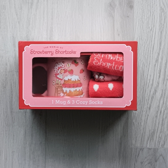 Strawberry Shortcake | Other | New Strawberry Shortcake Mug 3 Crew ...